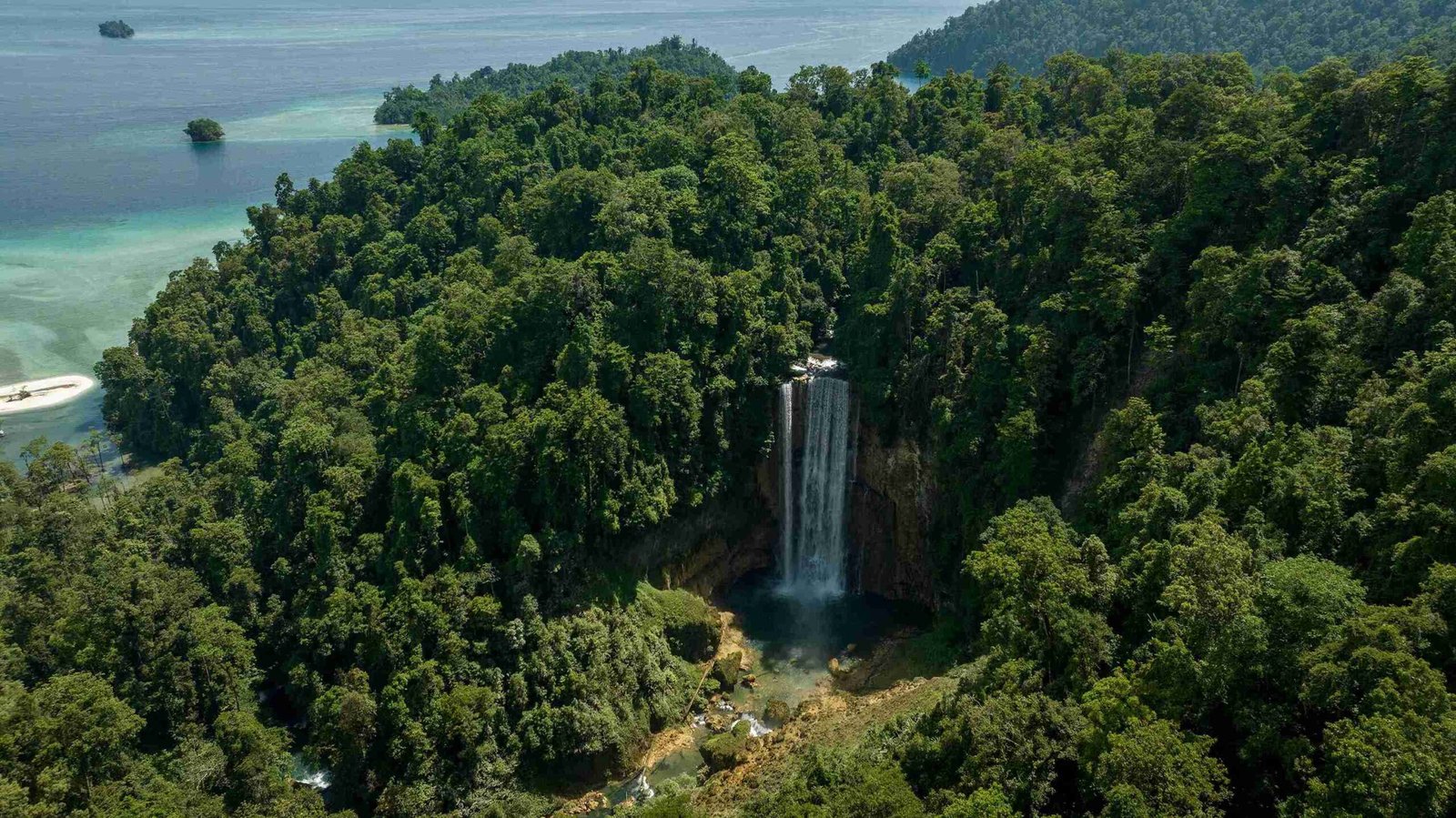 KARAWAWI WATERFALL: HOME OF FRESHNESS AND JOY » Ourislands.id English